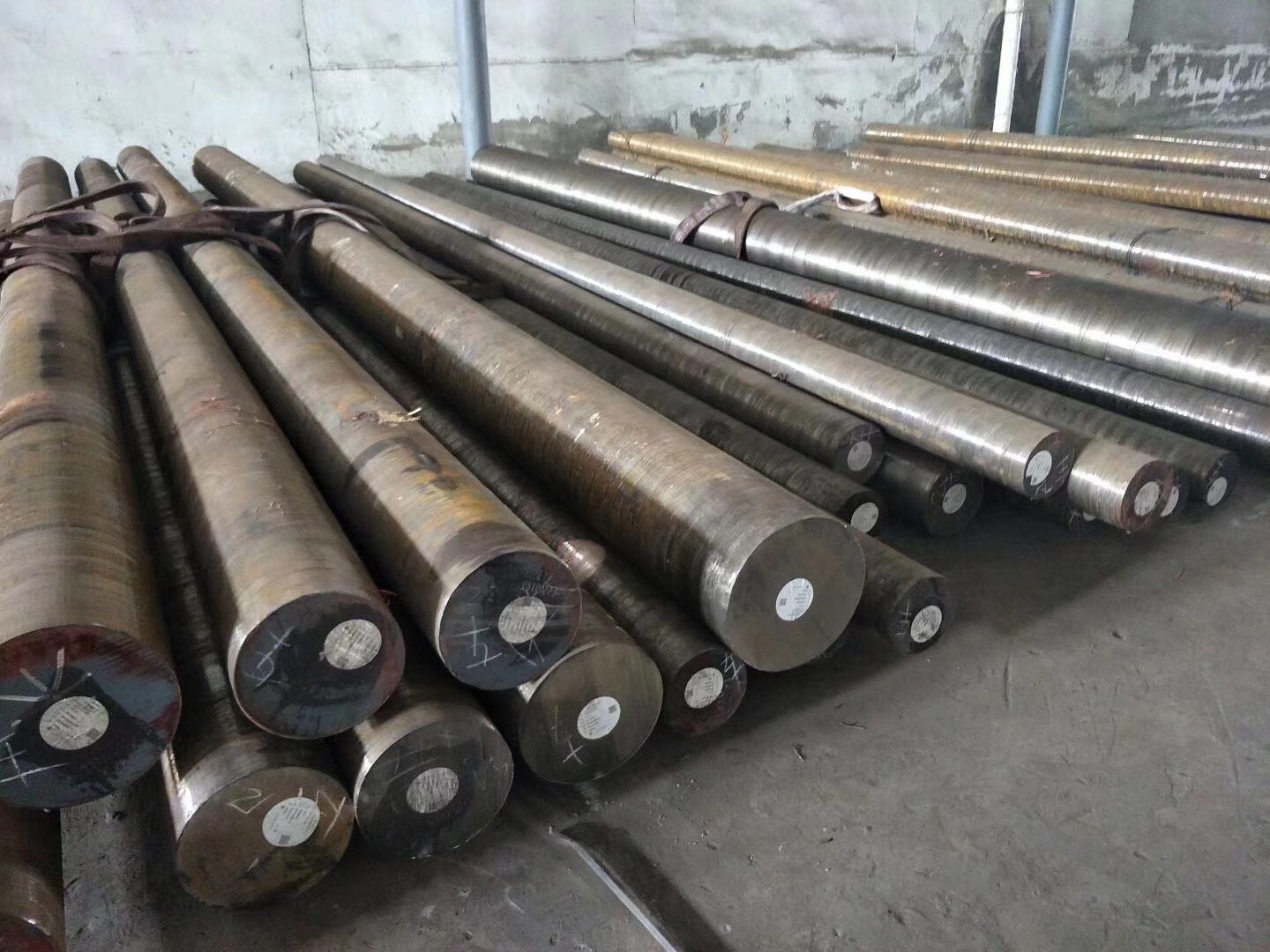 Hot Rolled 1-12m MS Carbon Steel Round Bar 16Mn Bright Mild Steel Round Bar